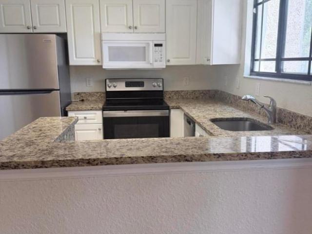 3 Br, 3 bath, Townhouse/Brownstone/RowHouse 2812 Grande Parkway