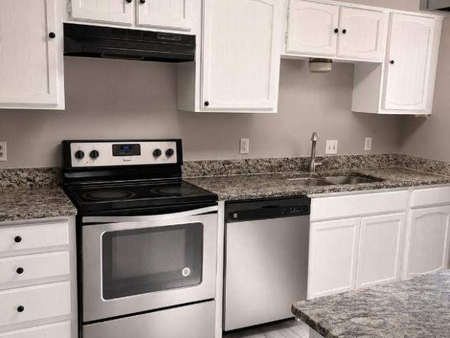 3 Br, 3 bath, Townhouse/Brownstone/RowHouse 2912 S Fielder Rd