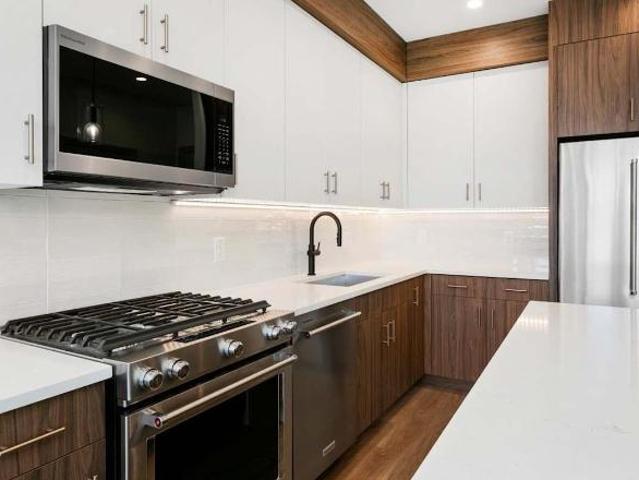 3 Br, 3 bath, Townhouse/Brownstone/RowHouse 2920 N 56th St