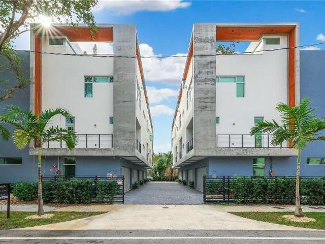 3 Br, 3 bath, Townhouse/Brownstone/RowHouse 2926 Bird Ave