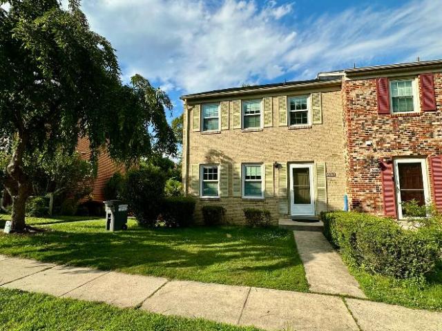 3 Br, 3 bath, Townhouse/Brownstone/RowHouse 3070 Tecumseh Ct