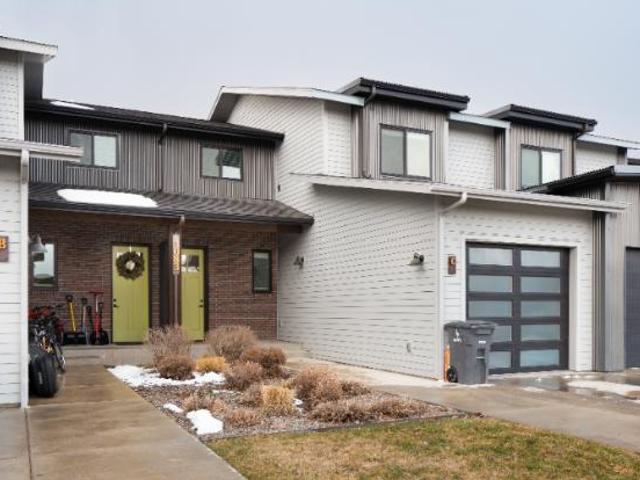 3 Br, 3 bath, Townhouse/Brownstone/RowHouse 3083 Warbler Way