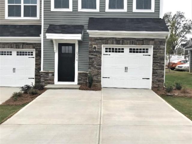 3 Br, 3 bath, Townhouse/Brownstone/RowHouse 300 Hunt Glenn Ct