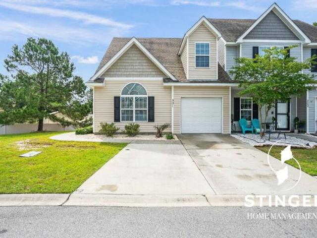3 Br, 3 bath, Townhouse/Brownstone/RowHouse 301 Dante Cir