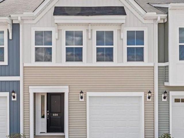 3 Br, 3 bath, Townhouse/Brownstone/RowHouse 3035 Kingsfield Rd