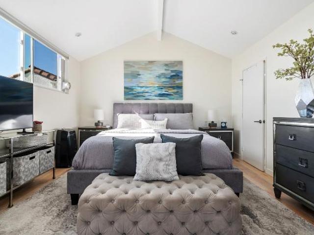3 Br, 3 bath, Townhouse/Brownstone/RowHouse 315 Crocus Court