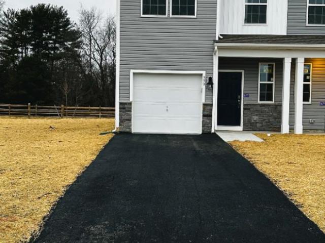 3 Br, 3 bath, Townhouse/Brownstone/RowHouse 313 Mazzeo Dr