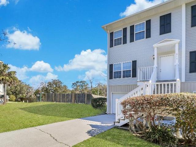 3 Br, 3 bath, Townhouse/Brownstone/RowHouse 324 Laurel Oak Lane