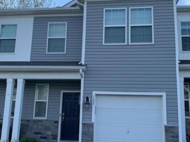 3 Br, 3 bath, Townhouse/Brownstone/RowHouse 325 Mazzeo Dr