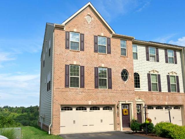 3 Br, 3 bath, Townhouse/Brownstone/RowHouse 328 Aprilmae Way