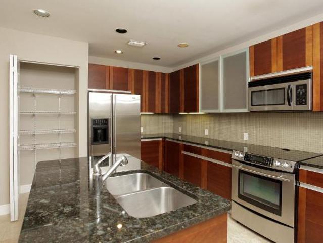 3 Br, 3 bath, Townhouse/Brownstone/RowHouse 3200 Stirling Road
