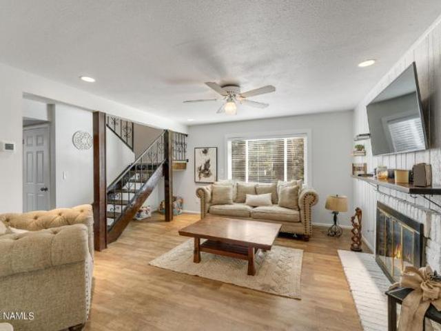3 Br, 3 bath, Townhouse/Brownstone/RowHouse 3394 E Swiss Rd