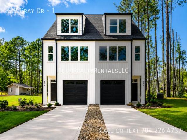 3 Br, 3 bath, Townhouse/Brownstone/RowHouse 339 Gray Dr