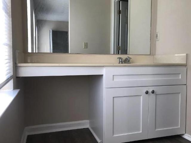 3 Br, 3 bath, Townhouse/Brownstone/RowHouse 348 Pin Oak Ct SW