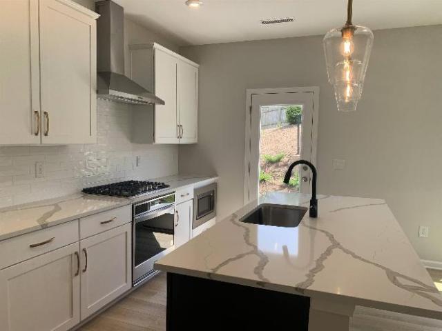 3 Br, 3 bath, Townhouse/Brownstone/RowHouse 3400 Star View Dr