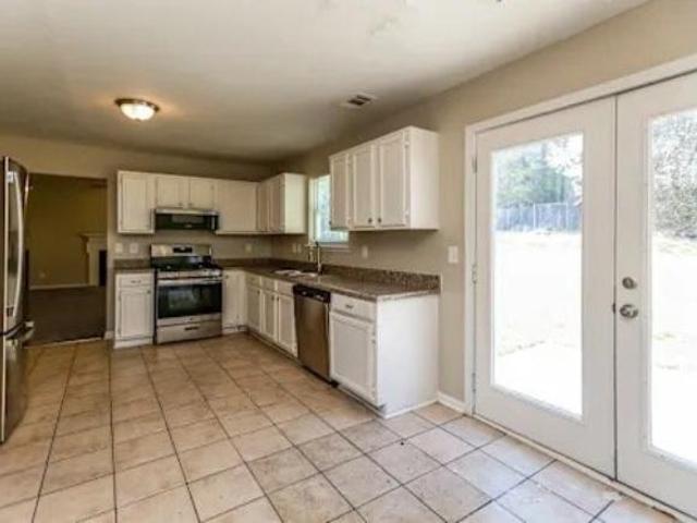 3 Br, 3 bath, Townhouse/Brownstone/RowHouse 3563 Newberry Trl