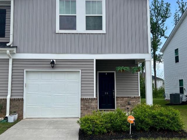 3 Br, 3 bath, Townhouse/Brownstone/RowHouse 35 Beachley Pl