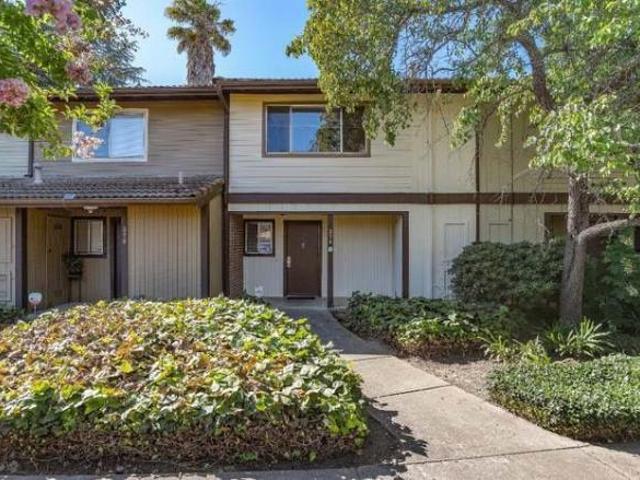 3 Br, 3 bath, Townhouse/Brownstone/RowHouse 374 Tabor Ave