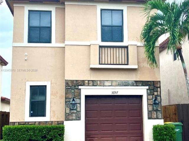 3 Br, 3 bath, Townhouse/Brownstone/RowHouse 3797 NE 2nd St