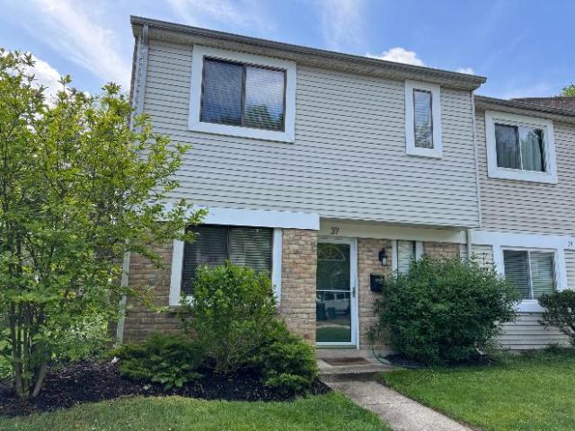 3 Br, 3 bath, Townhouse/Brownstone/RowHouse 37 Rockwell Ct