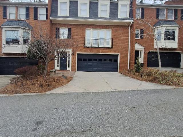 3 Br, 3 bath, Townhouse/Brownstone/RowHouse 3873 Roswell Road Ne