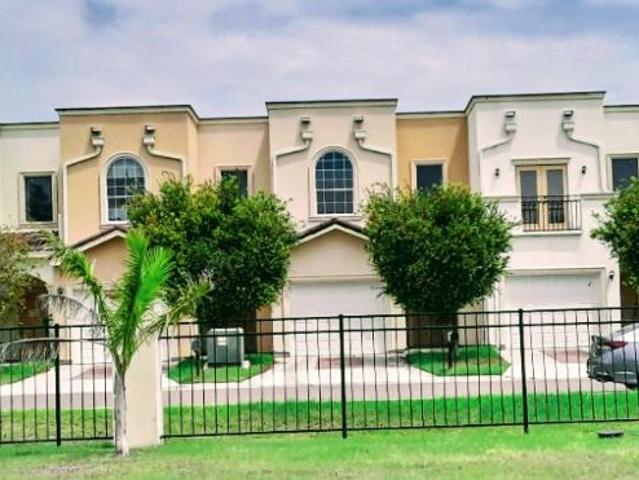 3 Br, 3 bath, Townhouse/Brownstone/RowHouse 3828 W Daffodil Ave