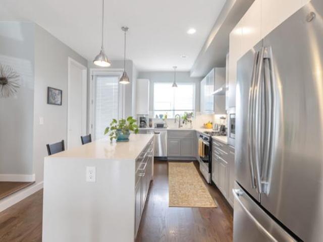 3 Br, 3 bath, Townhouse/Brownstone/RowHouse 395 Decatur St