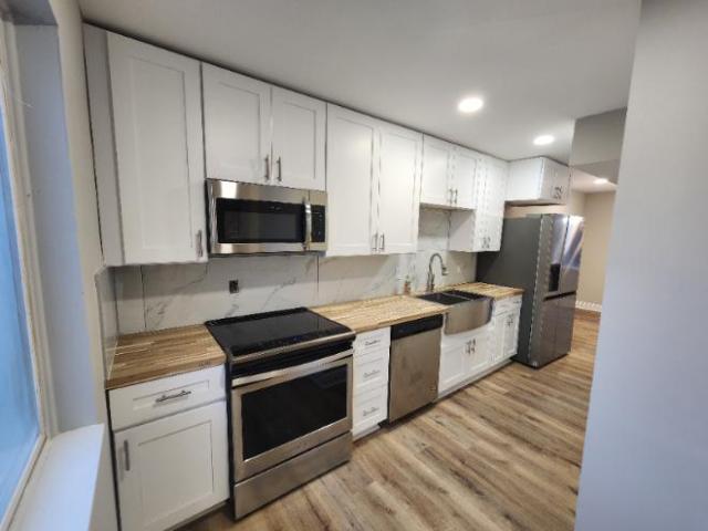 3 Br, 3 bath, Townhouse/Brownstone/RowHouse 390 W Lake Ave Nw