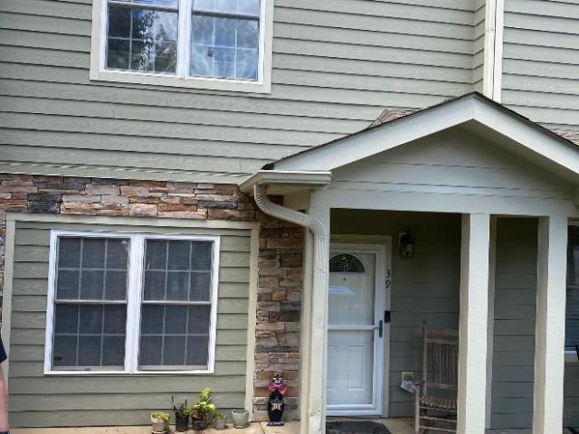 3 Br, 3 bath, Townhouse/Brownstone/RowHouse 39 Aberdeen Dr