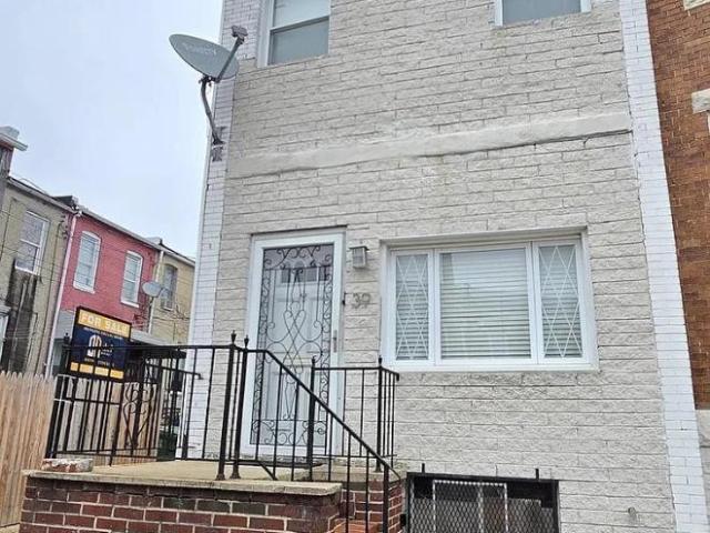 3 Br, 3 bath, Townhouse/Brownstone/RowHouse 39 N Bentalou St
