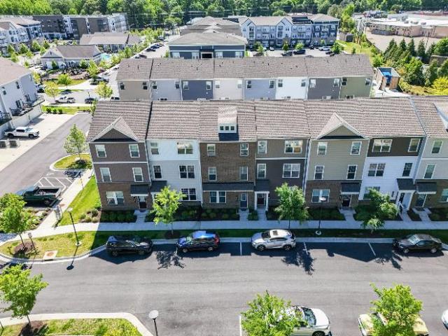 3 Br, 3 bath, Townhouse/Brownstone/RowHouse 4019 Grand Reserve Lane