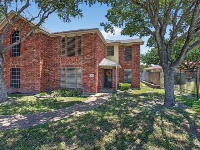 3 Br, 3 bath, Townhouse/Brownstone/RowHouse 4022 Wood River Dr