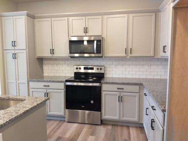 3 Br, 3 bath, Townhouse/Brownstone/RowHouse 402 Skyraider Way