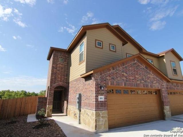 3 Br, 3 bath, Townhouse/Brownstone/RowHouse 414 Creekside Curve