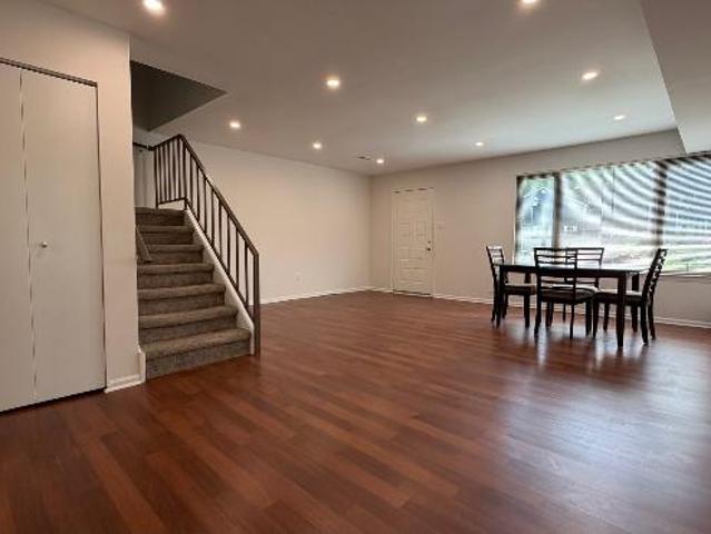 3 Br, 3 bath, Townhouse/Brownstone/RowHouse 4124 Salford Ct