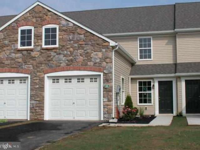 3 Br, 3 bath, Townhouse/Brownstone/RowHouse 422 Eisenhower Drive