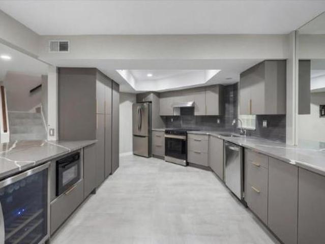 3 Br, 3 bath, Townhouse/Brownstone/RowHouse 4348 Hazel Avenue