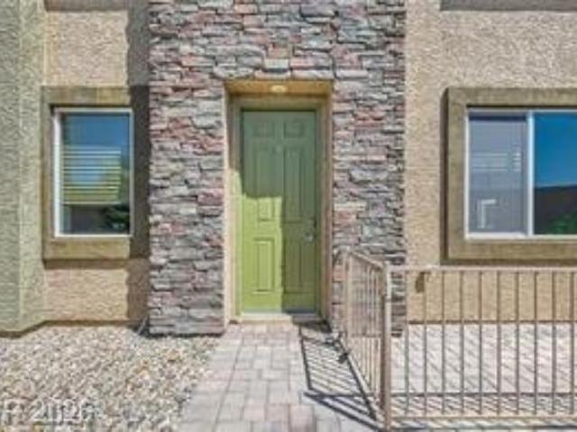 3 Br, 3 bath, Townhouse/Brownstone/RowHouse 4393 Fireglow Ave