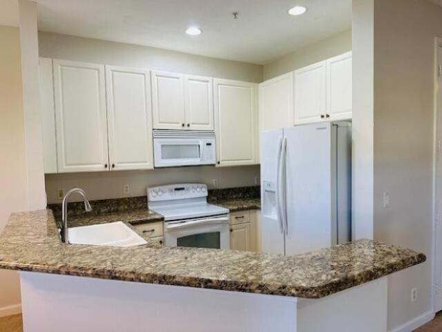 3 Br, 3 bath, Townhouse/Brownstone/RowHouse 4390 Berkshire Wharf Drive