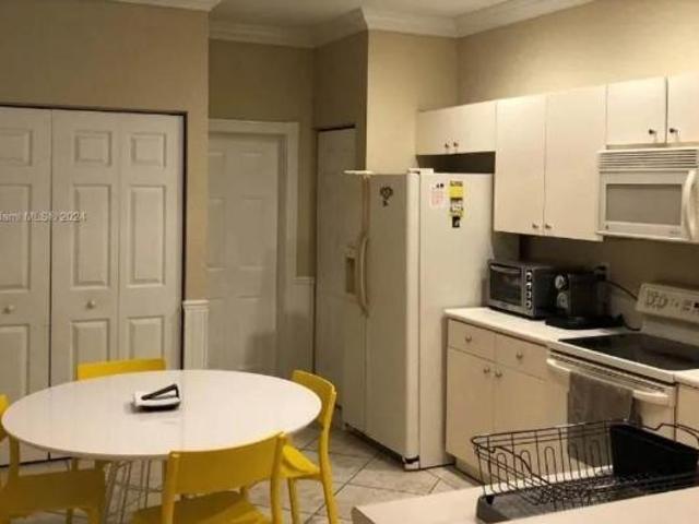 3 Br, 3 bath, Townhouse/Brownstone/RowHouse 4310 Vineyard Circle