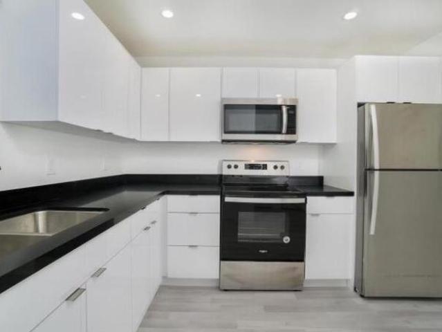 3 Br, 3 bath, Townhouse/Brownstone/RowHouse 4315 NW 115th Avenue