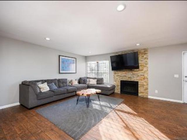 3 Br, 3 bath, Townhouse/Brownstone/RowHouse 4403 Benfield Court