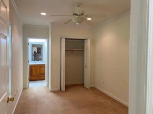 3 Br, 3 bath, Townhouse/Brownstone/RowHouse 4407 Idlewood Lane
