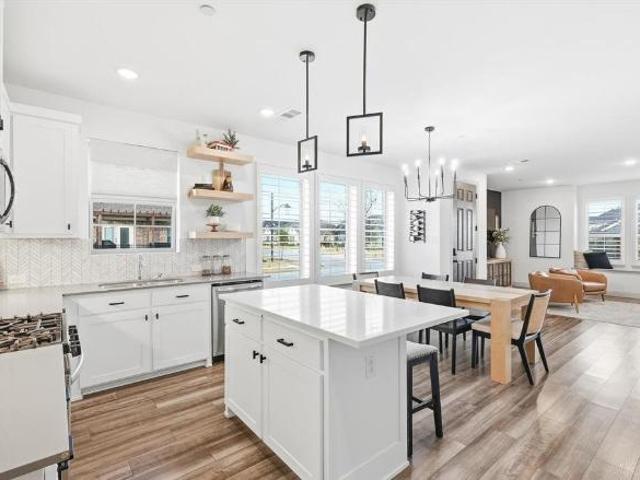 3 Br, 3 bath, Townhouse/Brownstone/RowHouse 441 Matchbox St