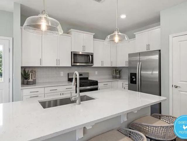3 Br, 3 bath, Townhouse/Brownstone/RowHouse 4558 Dillon Mill Dr