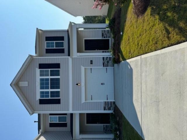 3 Br, 3 bath, Townhouse/Brownstone/RowHouse 455 David Hill Dr