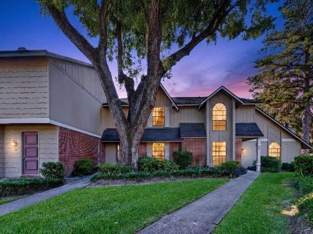 3 Br, 3 bath, Townhouse/Brownstone/RowHouse 459 Mall Blvd