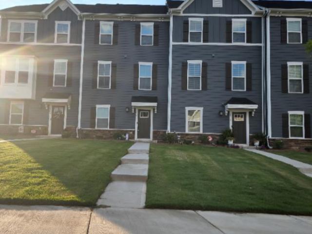 3 Br, 3 bath, Townhouse/Brownstone/RowHouse 4519 Valley Walk Dr