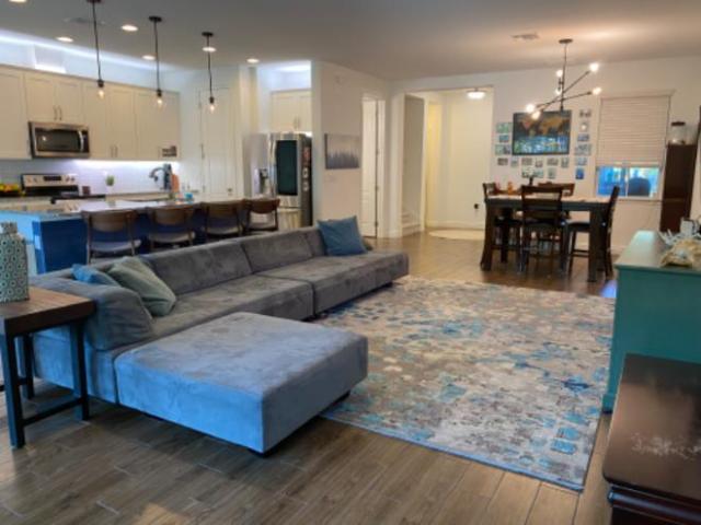 3 Br, 3 bath, Townhouse/Brownstone/RowHouse 4525 Chinkapin Drive