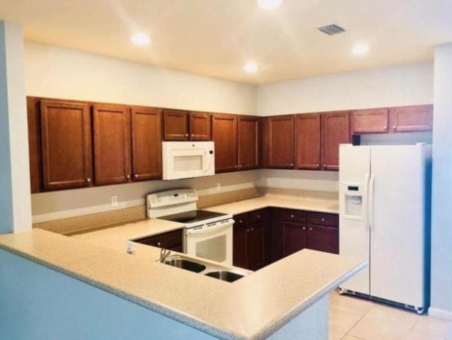 3 Br, 3 bath, Townhouse/Brownstone/RowHouse 4778 Monarch Way